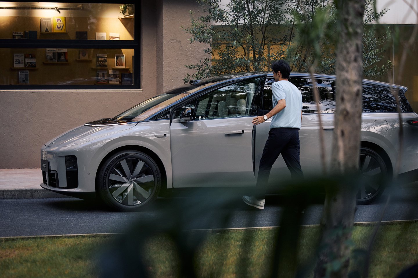 理想 i8 车型官宣 7 月 17 日开启预订，7 月 29 日上市发布|李想|SUV |理想汽车_新浪科技_新浪网