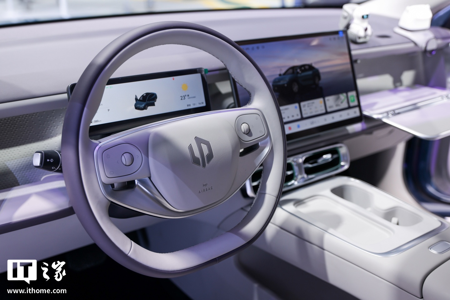 零跑 B01 首批预订用户画像公布：650 激光雷达版最受欢迎，7 月 24 日上市_新浪科技_新浪网