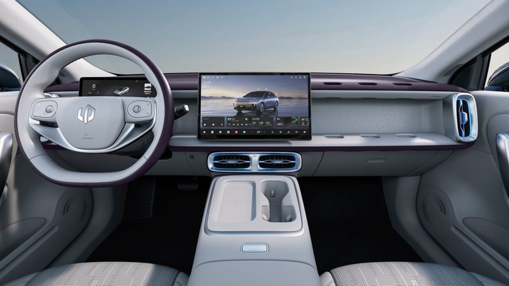 8.98 万元起的零跑 B01，是现在最具性价比的 10 万元级轿车|轿车|元|性价比_新浪科技_新浪网