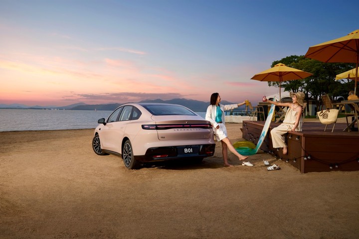 8.98 万元起的零跑 B01，是现在最具性价比的 10 万元级轿车|轿车|元|性价比_新浪科技_新浪网