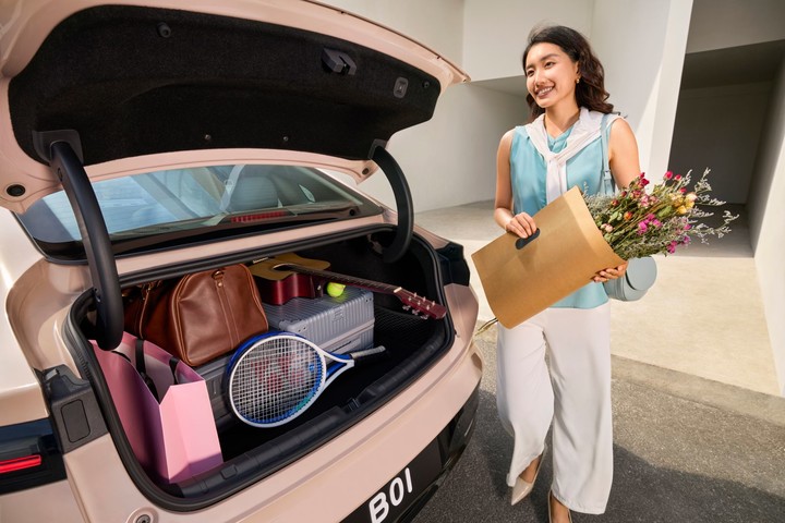 8.98 万元起的零跑 B01，是现在最具性价比的 10 万元级轿车|轿车|元|性价比_新浪科技_新浪网