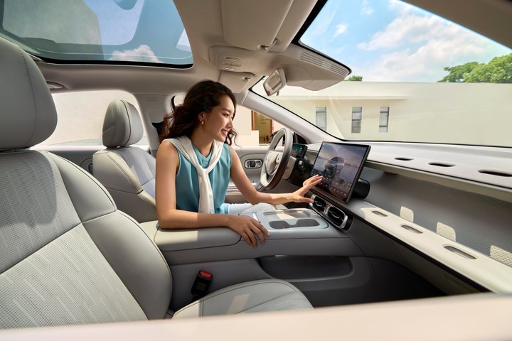 8.98 万元起的零跑 B01，是现在最具性价比的 10 万元级轿车|轿车|元|性价比_新浪科技_新浪网