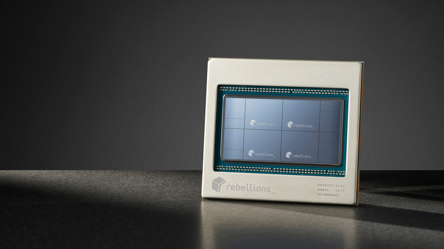 首款 UCIe-Advanced 互聯 NPU 芯片，REBEL-Quad 亮相 Hot Chips - 新浪香港