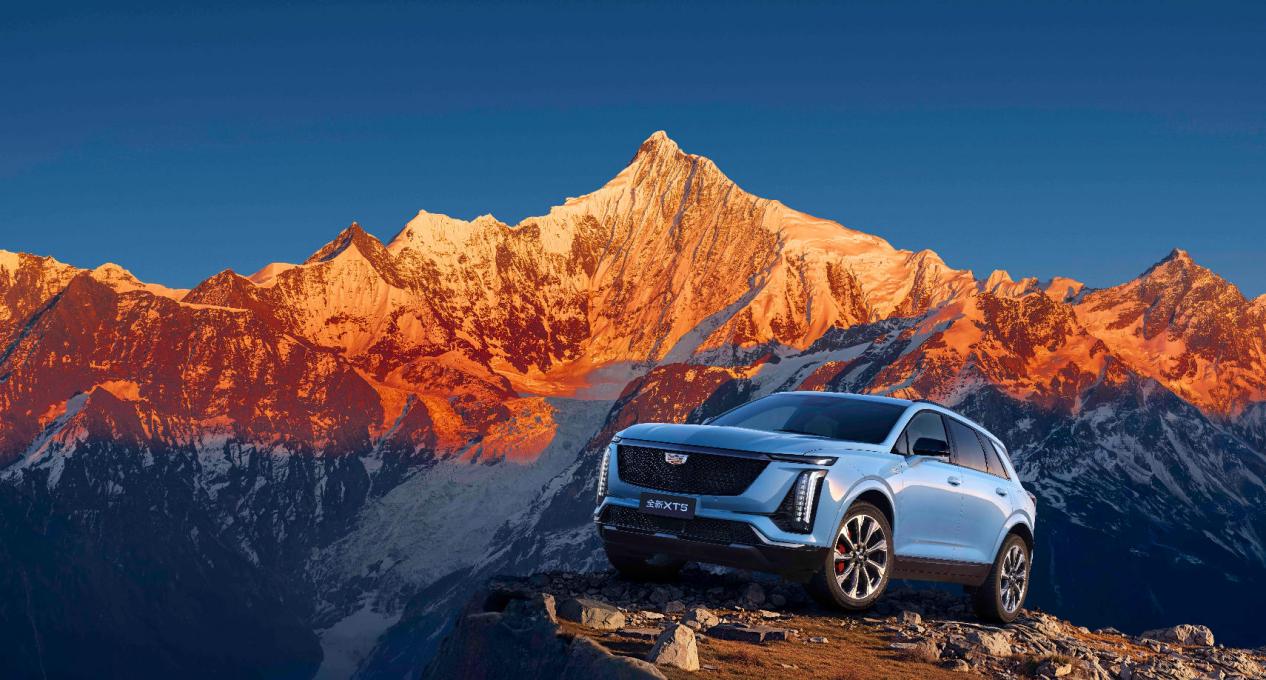 凯迪拉克全新XT5周年惊喜8月29日揭晓 将发布赛里木蓝车色|凯迪拉克_新浪财经_新浪网