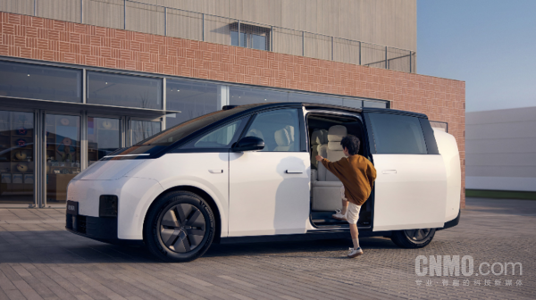 理想MEGA八月交付量破3000 获50万以上MPV销量冠军|MPV_新浪财经_新浪网