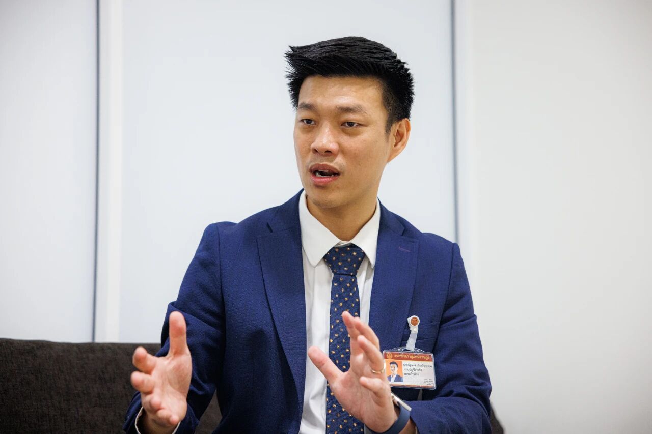 角逐总理“宝座”，泰国各政党展开博弈|总理_新浪财经_新浪网