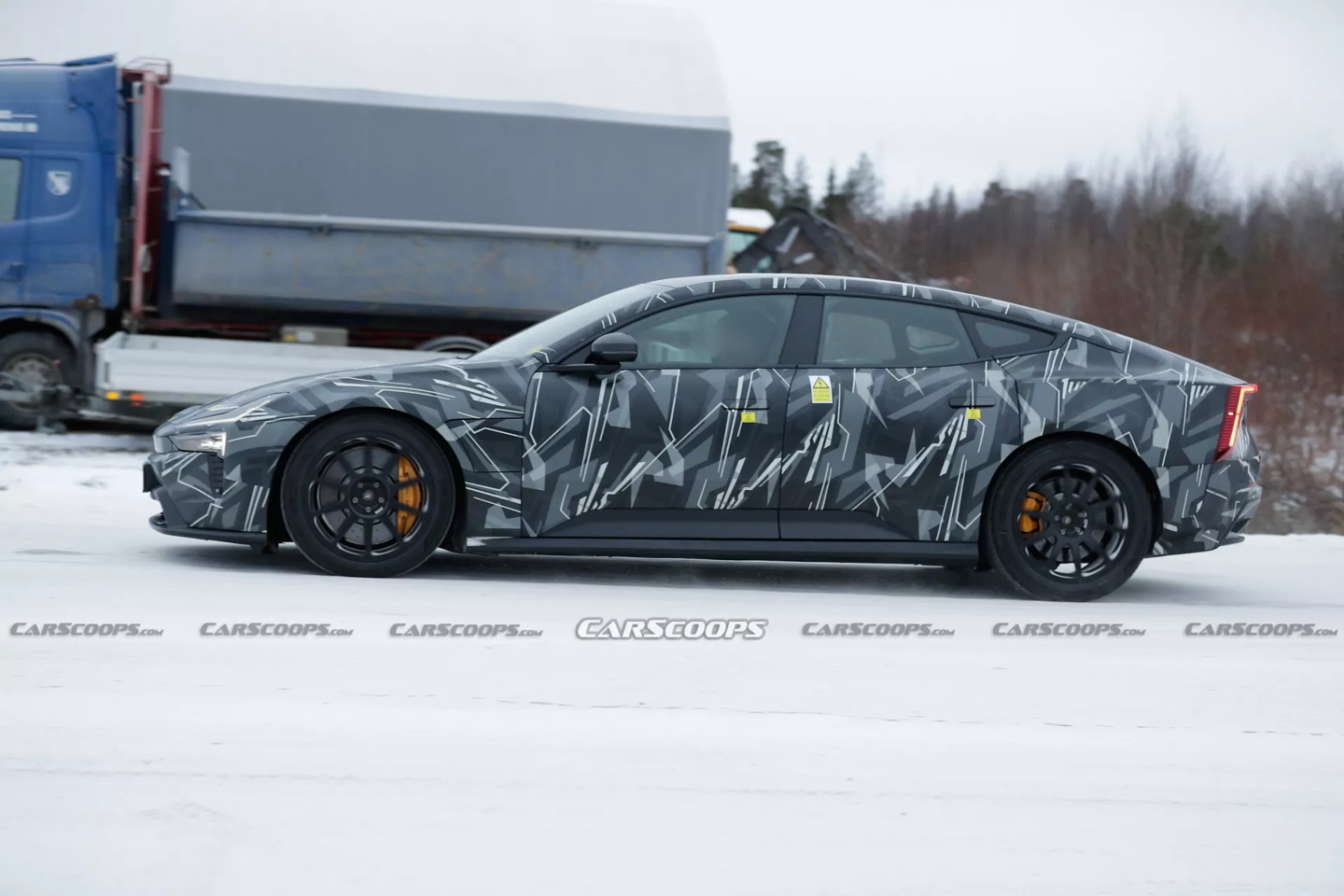 极星 Polestar 5 性能版轿跑曝光：872 马力、零百加速 3.2 秒，对标保时捷 Taycan_新浪科技_新浪网