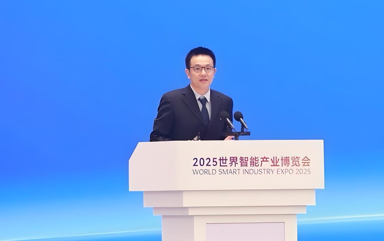 专访中科曙光副总裁李斌：国内首个AI计算开放架构发布，国产智能计算迎来生态变革|中科曙光_新浪财经_新浪网