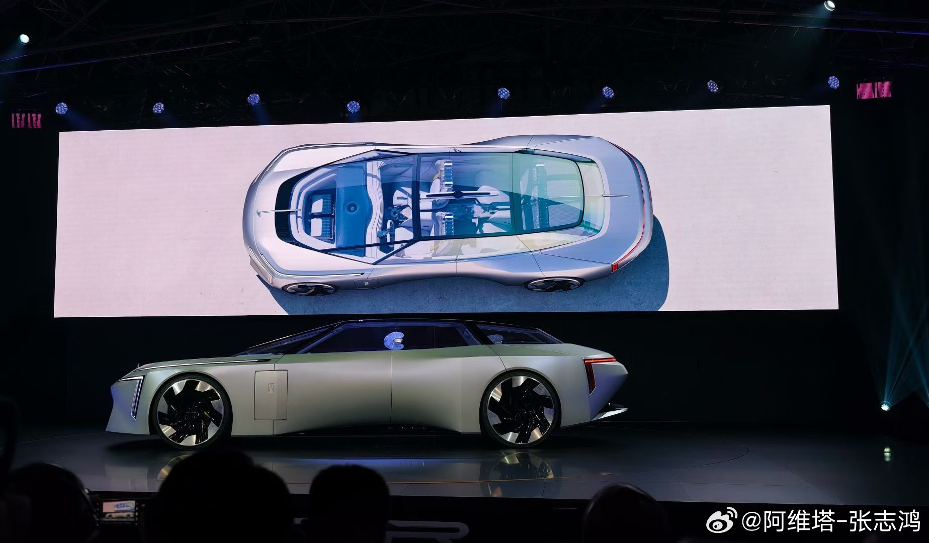 阿维塔 VISION XPECTRA 概念车实拍图公布：车身长度 5.8 米、配备棱柱形玻璃舱体|阿维塔科技|概念车实拍|概念车_新浪科技_新浪网