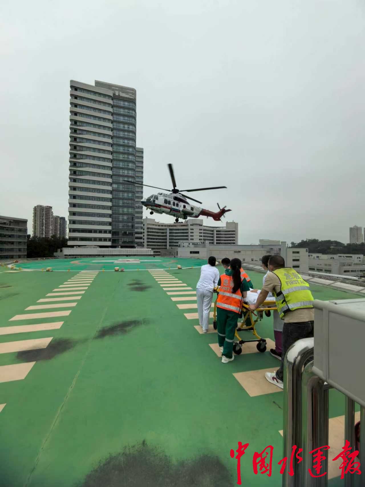南一飞行队携手医院院打造“空中ICU”|南海|ICU|中山市|南一飞行队|ICU_手机新浪网