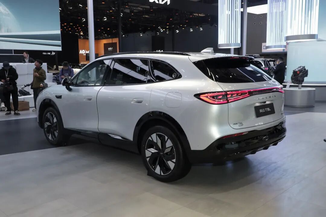 全新中型SUV！风云T9L发布-新浪汽车