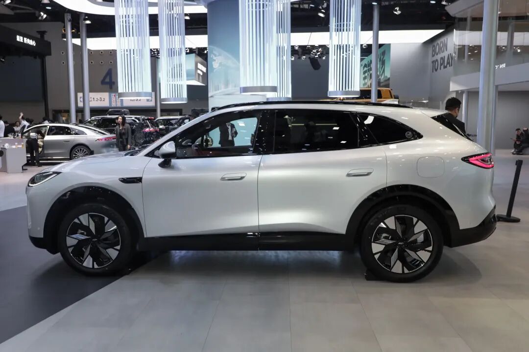 全新中型SUV！风云T9L发布-新浪汽车