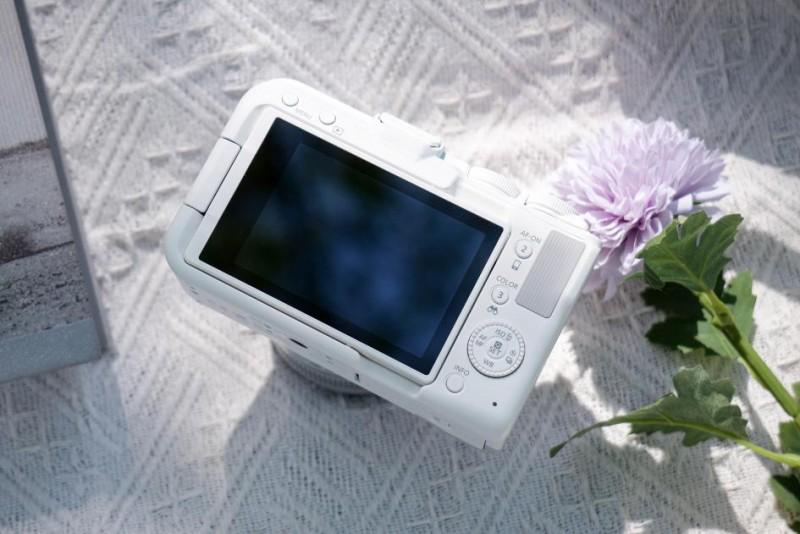 全能轻巧，随行而创：佳能R50V，6000元内性价比微单新标杆|佳能|性价比|性价比|佳能_手机新浪网