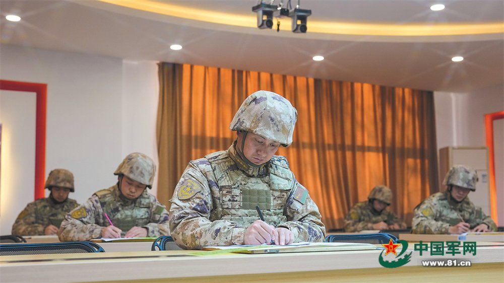 第82集团军某旅立起向日常训练要战斗力风向标|杨子_手机新浪网