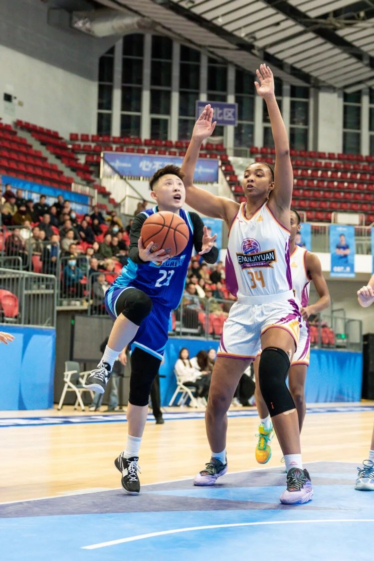 WCBA战报｜用胜利收官2025，厦门银行主场逆转河南豫光金铅|谢泼德|球队|比赛|对手|李彤_手机新浪网