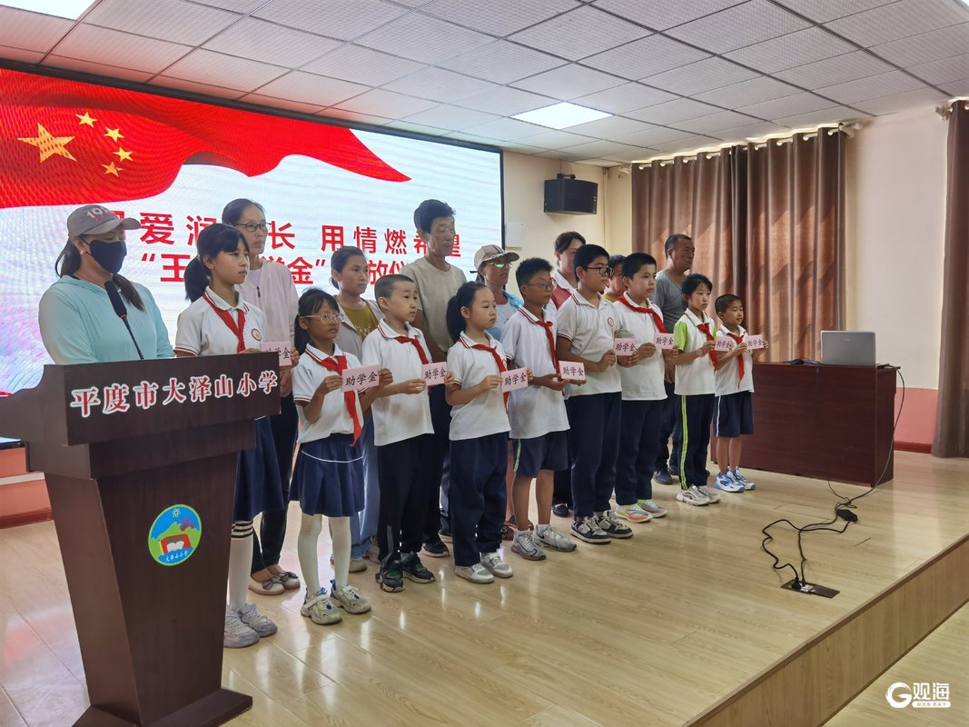 微光如炬！青岛巴士这位“暖男”司机让温暖从车厢延伸到社会|志愿者_新浪财经_新浪网