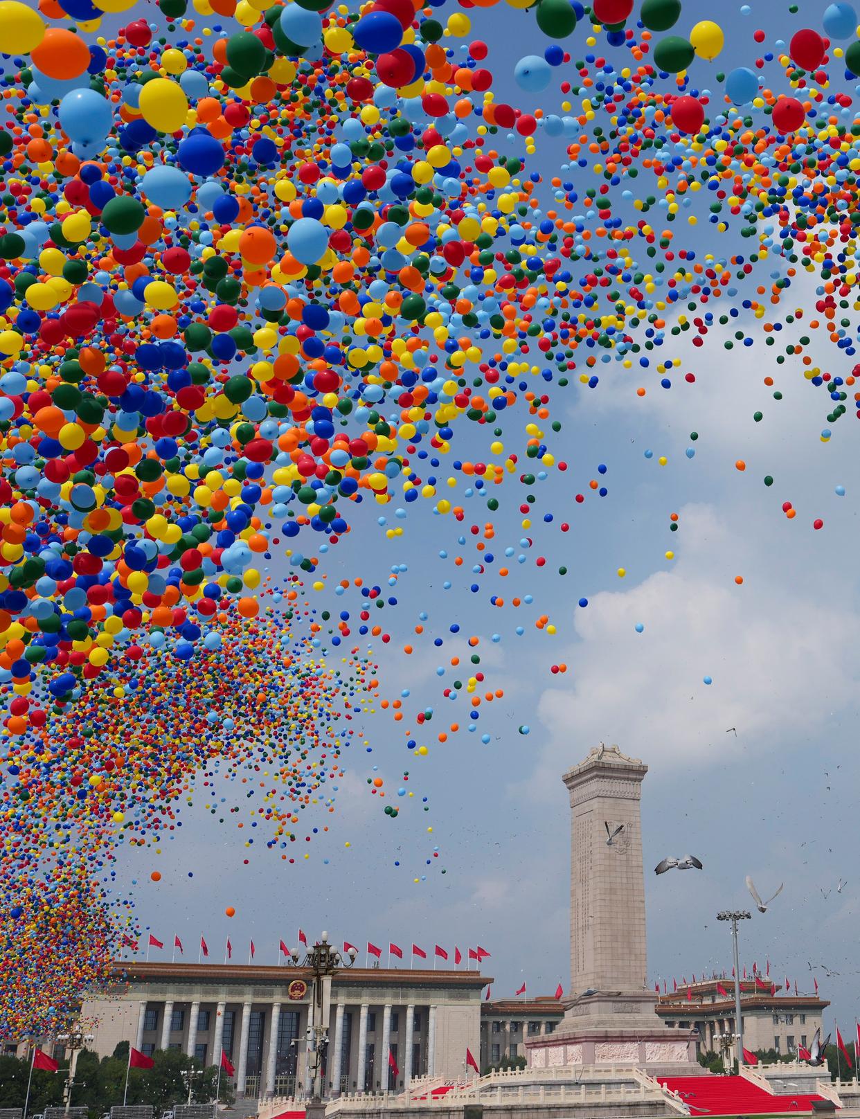 在这些照片里，珍藏着你的2025|中国_新浪财经_新浪网