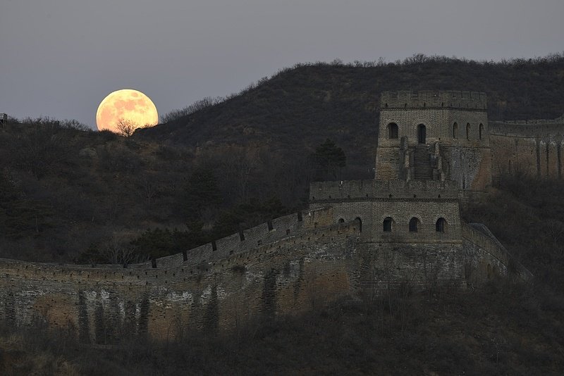 抬头看！2026年首个“超级月亮”现身夜空|流星雨_新浪财经_新浪网