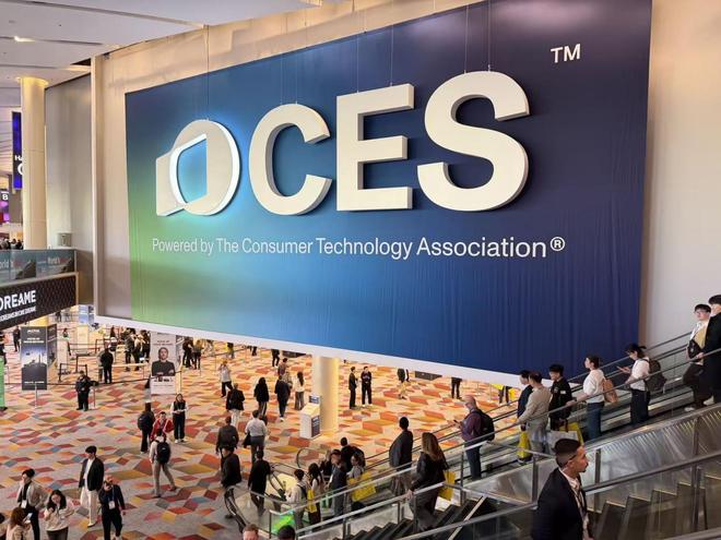 收藏！CES 2026 逛展最全笔记：关于机器人、屏幕、芯片、AI陪伴的一切|机器人_新浪财经_新浪网