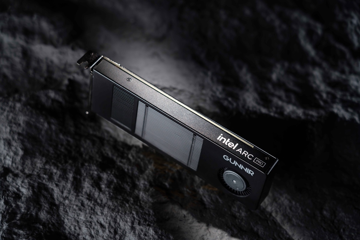 蓝戟推出 Arc Pro B50 LP 单槽半高卡：比公版更薄，配 16GB 显存 + 无外接供电|设计_新浪科技_新浪网