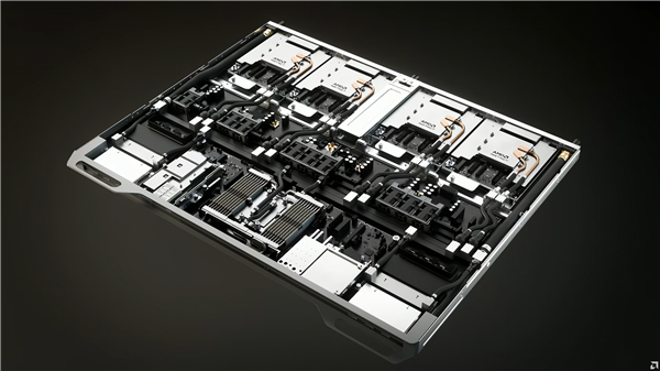 AMD苏姿丰秀出全球首款2nm CPU GPU芯片！22600个核心＋31TB HBM4内存|AMD|EPYC|GPU_新浪科技_新浪网