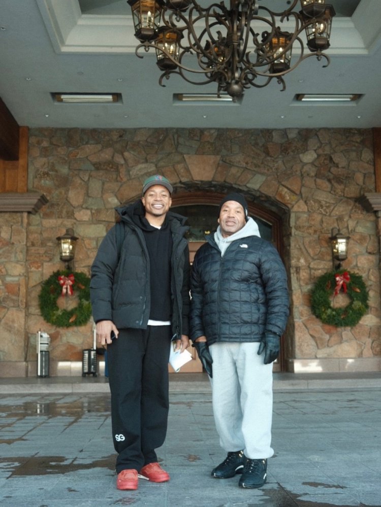 长得像吗？小托马斯晒父子合照：祝世界上最棒的父亲生日快乐|谢谢你|日子|直播|来源_手机新浪网