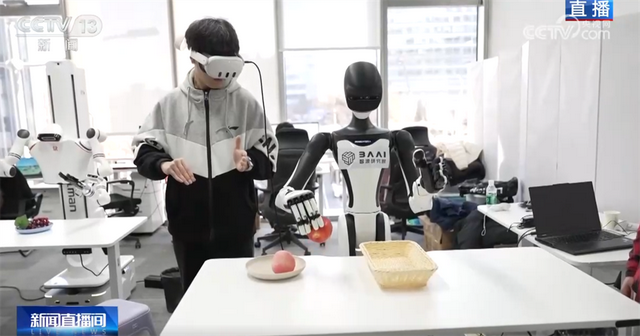 “十五五”开好局起好步｜从“会干活”到“干好活” 机器人上岗未来可期|机器人_新浪财经_新浪网