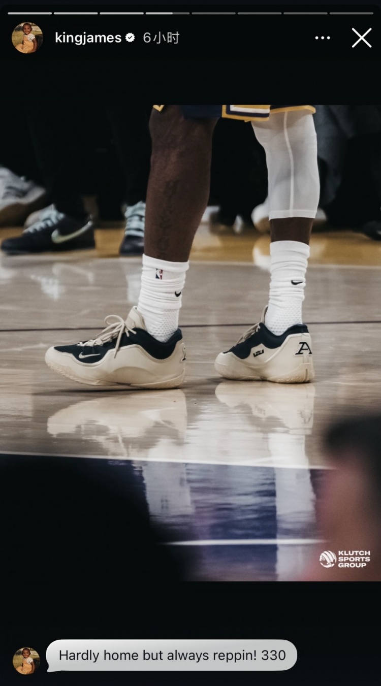 詹姆斯晒自己上脚纪念阿克伦的詹23战靴：一直在代表家乡|湖人|前锋|区号|评论|赛场_手机新浪网