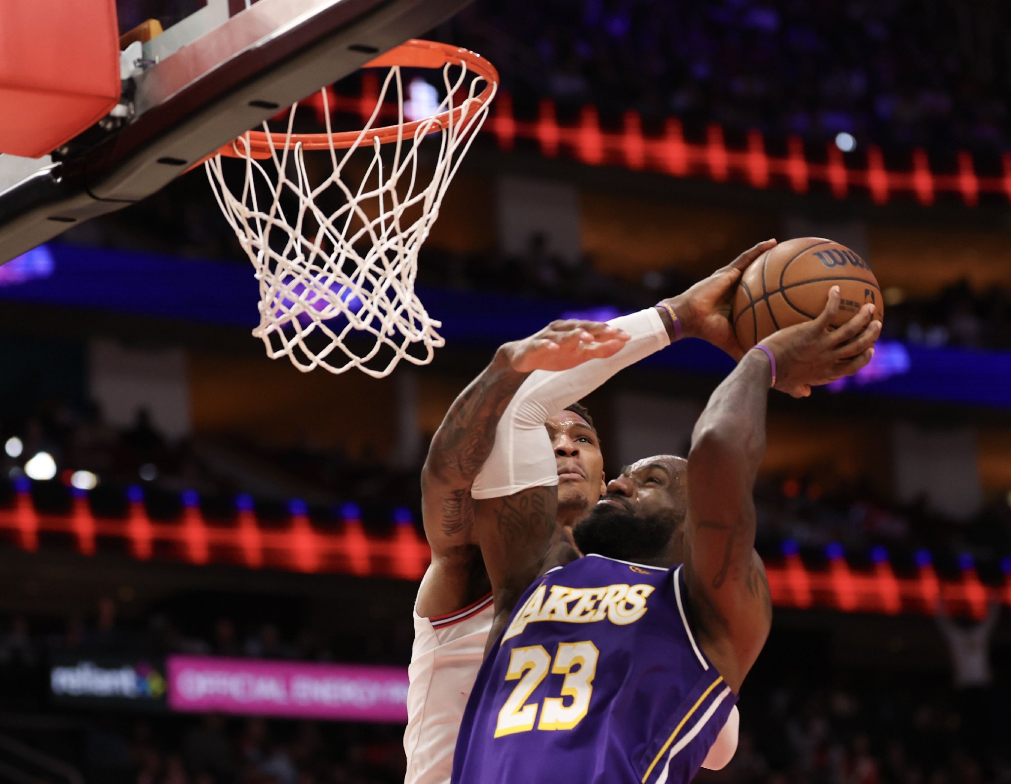 小贾巴里：防守端就是要给湖人制造麻烦 迫使他们脱离战术跑位_新浪竞技风暴_新浪体育_新浪网