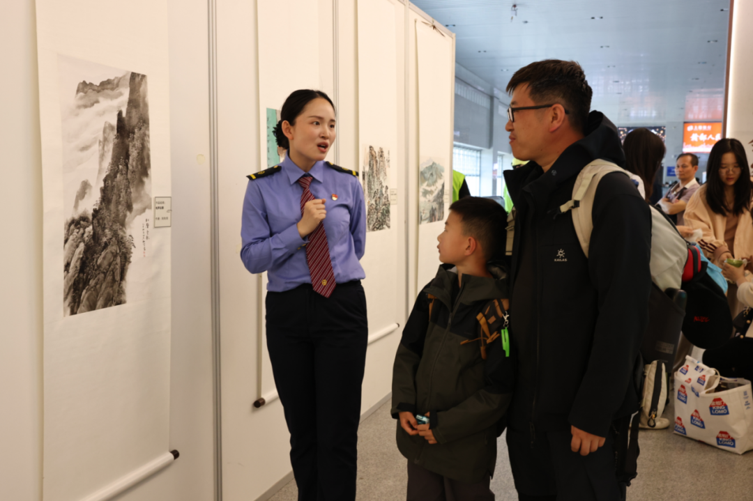 我的铁路风景丨国画主题展进车站，旅客纷纷来打卡|萍乡市_新浪财经_新浪网