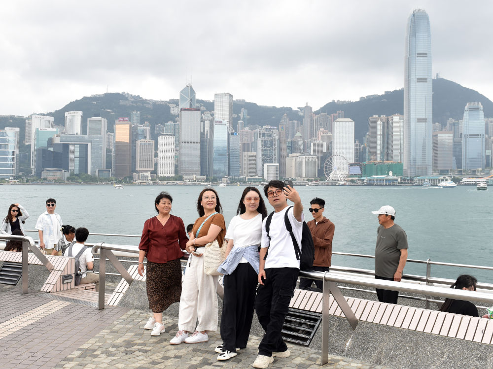 人气满满活力足 魅力城市新意多——“五一”假期香港旅游市场观察|香港_新浪财经_新浪网
