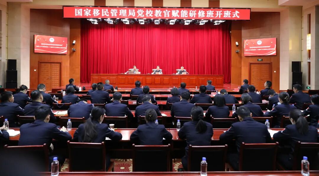 青春，在三尺讲台拔节生长_新浪财经_新浪网