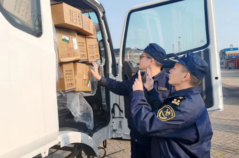 黄岛海关查获出口夹藏汽车零部件9000余件|汽车零部件_新浪财经_新浪网