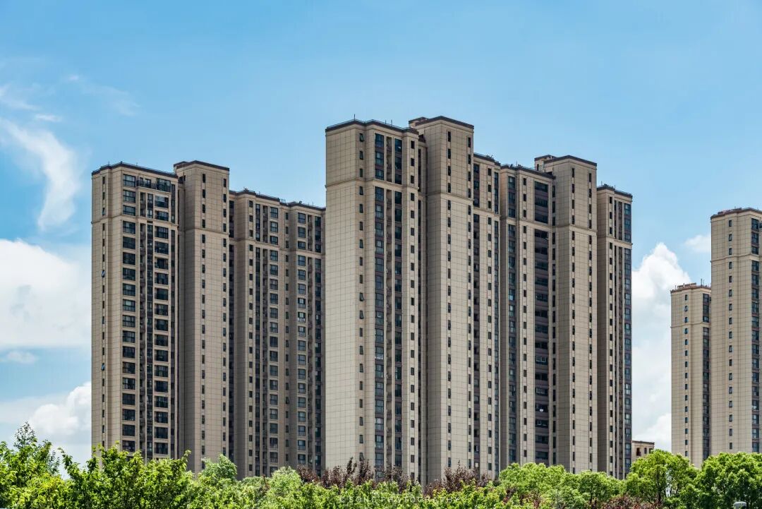 土地续期与存量盘活政策浅谈：从资产禁锢到公募REITs破冰的演进路径|土地使用权|住宅|不动产|风险|用地_手机新浪网