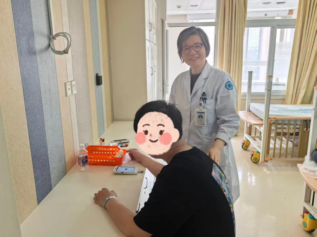 14岁女孩体毛多，被取外号“毛猴”孤立，自行网购脱毛膏后手臂被灼伤，医生提醒|脱毛膏_新浪财经_新浪网