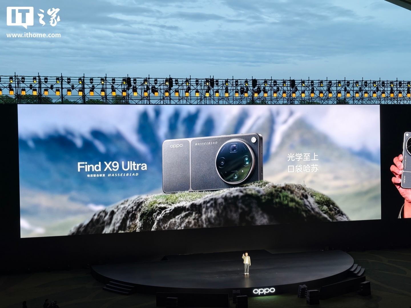 消息称 OPPO、vivo 迭代直板 Ultra 机型初步排期明年 3 月-4 月，定位“万元档超影像旗舰”_新浪科技_新浪网