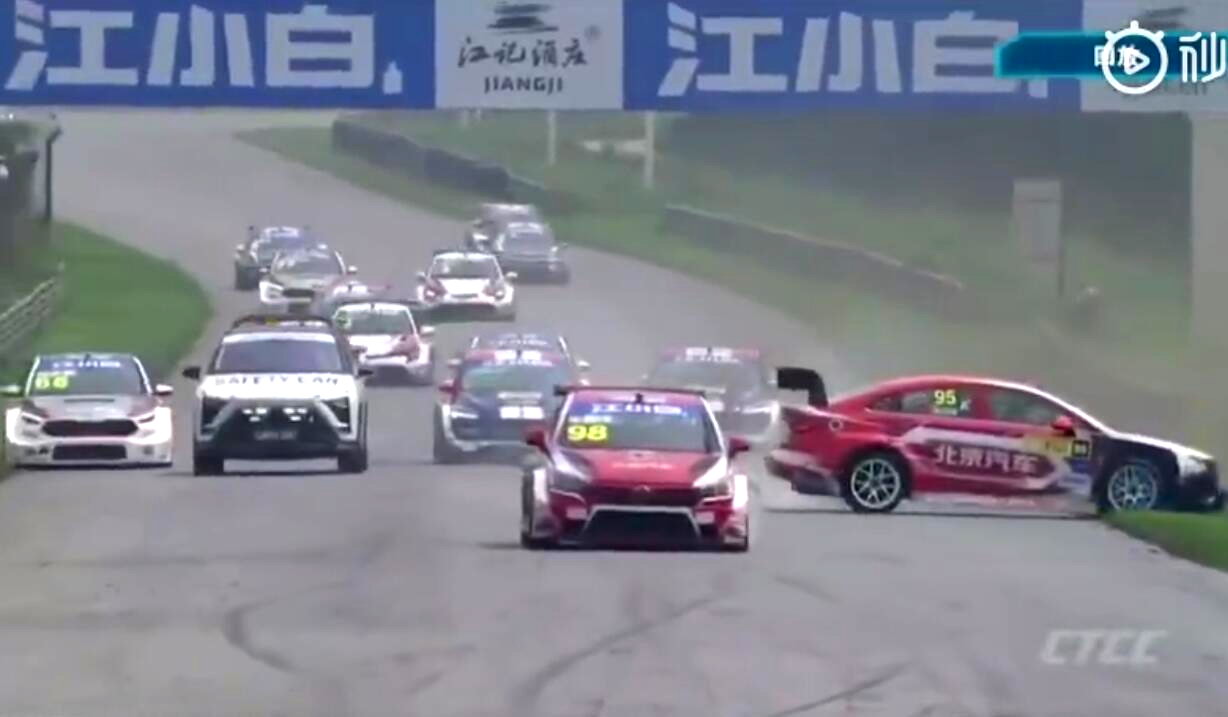 CTCC安全车酿事故引热议 低级错误但并非个案|CTCC|中国房车锦标赛|安全车|事故|CTCC_手机新浪网