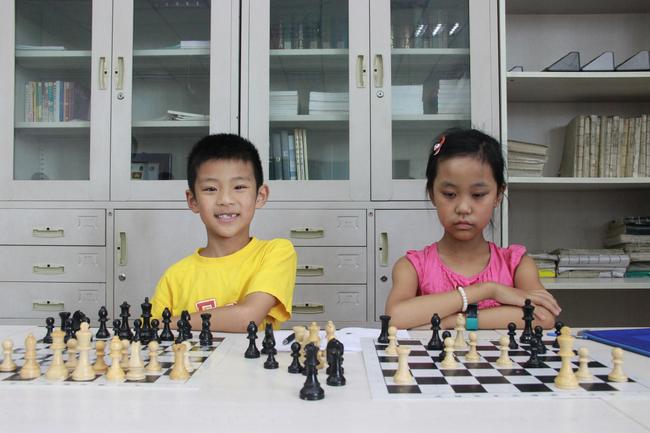 美籍华裔回国训练国象 家长：让他们直视挫折_棋牌_新浪竞技风暴_新浪网