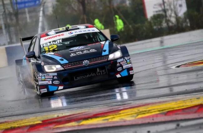 CTCC宁波站超级杯：上汽大众车队Huff首回合获胜_赛车_新浪竞技风暴_新浪网