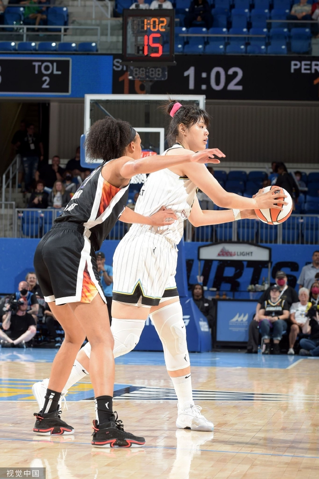 李月汝WNBA第二战出战4分钟 贡献2分2篮板_CBA_新浪竞技风暴_新浪网