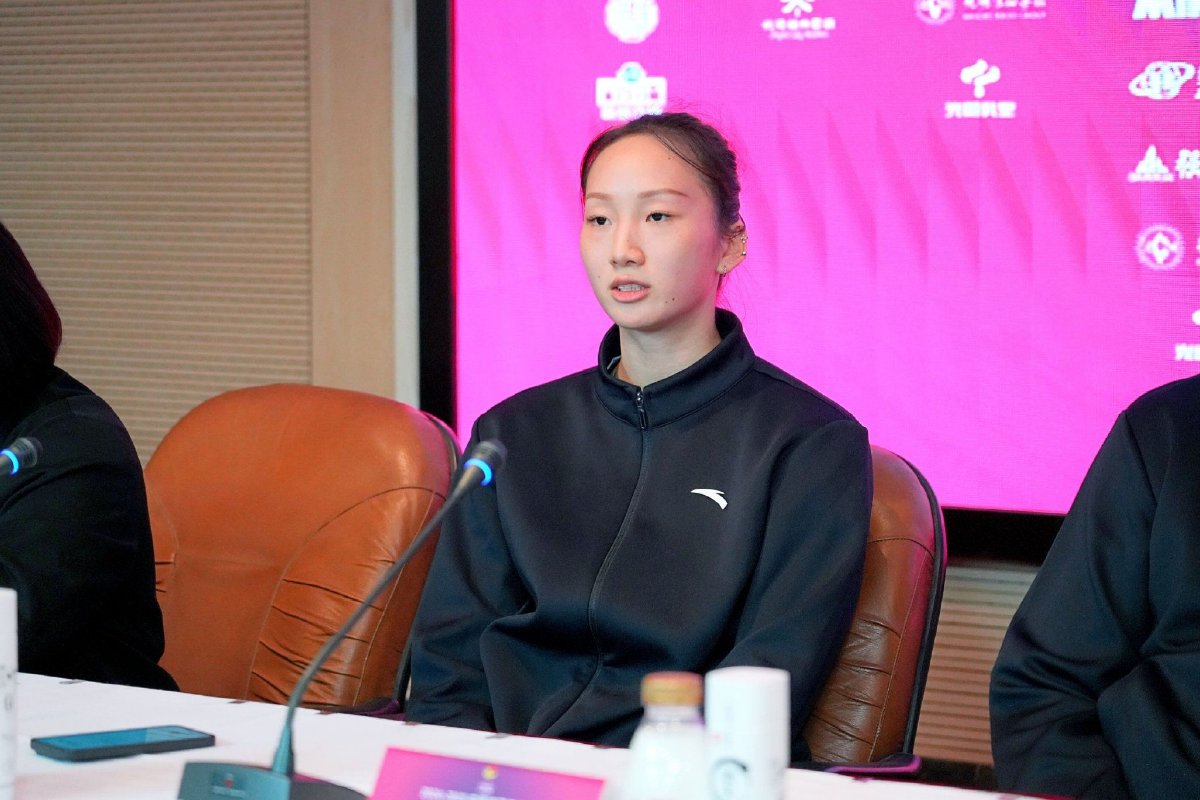 上海女排3比0胜深圳女排 王之腾：队员整体发挥不错-中国排球协会官网网站