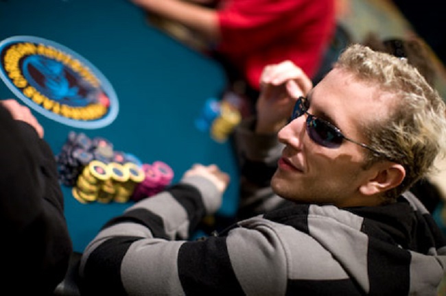 前星际选手ElkY转行德州扑克 迄今收入超千万美元_手机新浪网