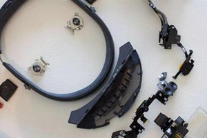 VR新鲜报:高清无码汉译版HoloLens拆解|VR|虚拟现实_新浪科技_新浪网