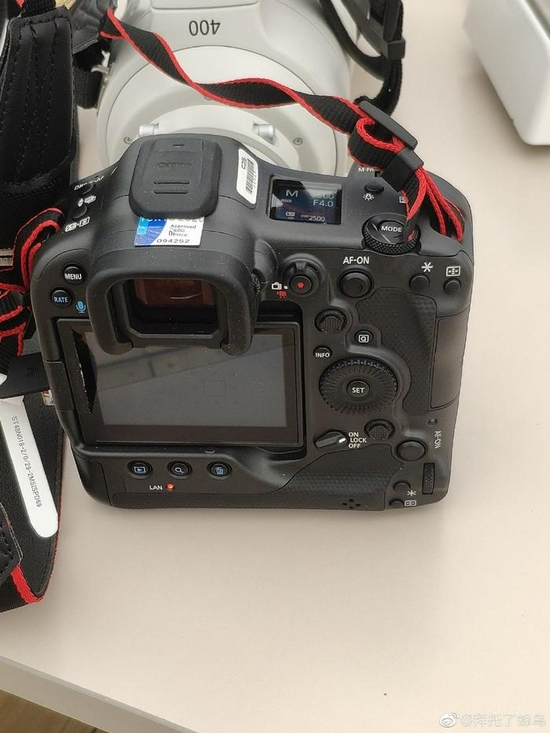 最新EOS R3的背面图片|EOS R3_新浪科技_新浪网