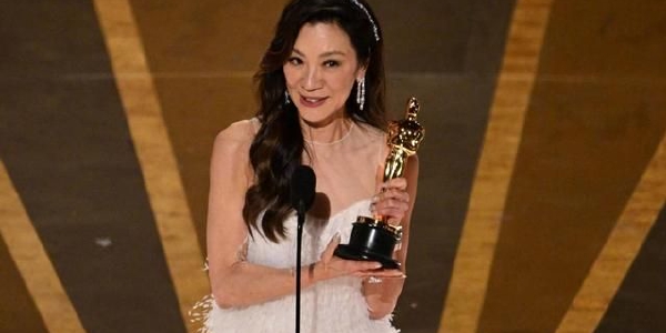 杨紫琼做到了|杨紫琼|奥斯卡|警察故事3_新浪新闻