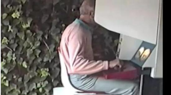 被遗忘的天才：他在1957年就造出了第一台VR|虚拟现实|VR|3d_新浪科技_新浪网