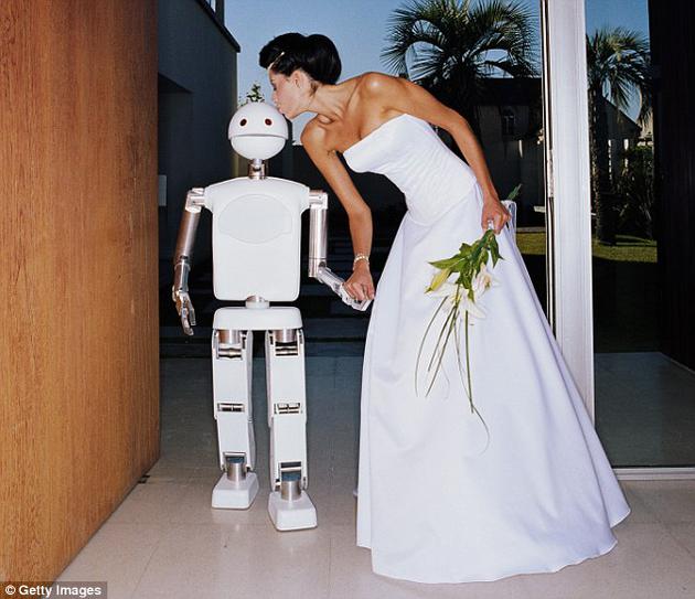 性爱机器人让你精疲力竭?人机婚姻或在2050年之前出现 N软网