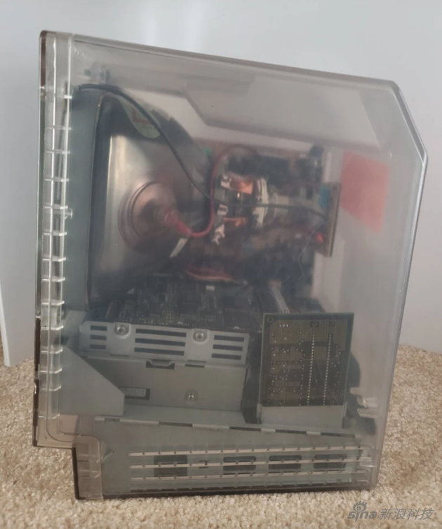 国外网友展示罕见的透明板Macintosh Classic 或为原型机_手机新浪网