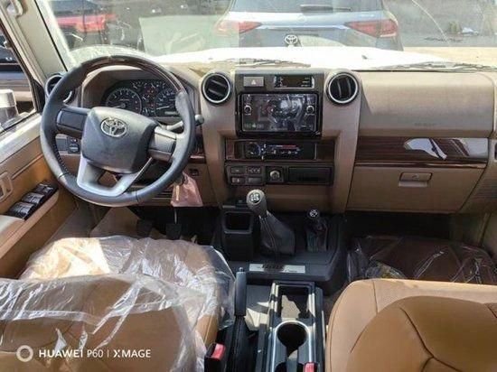 23款丰田LC76越野车颜色配置可选50万起-新浪汽车