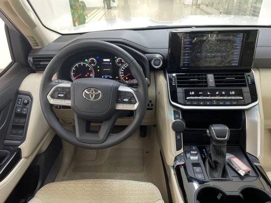 23款中东丰田LC300 4.0GXR打款秒提80万-新浪汽车